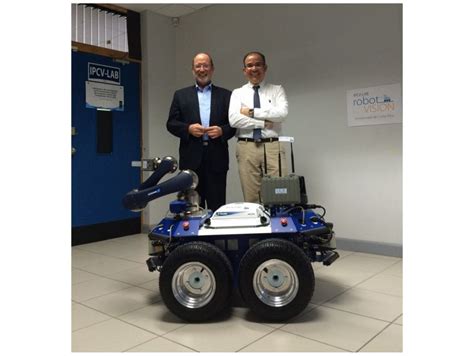 Ipcv Lab Acquired Seekur Jr Rover From Mobile Robots Inc Image