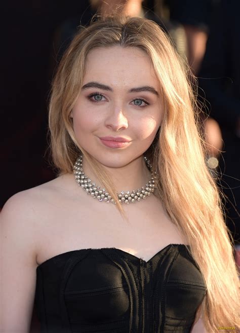 Sabrina Carpenter Photo Gallery