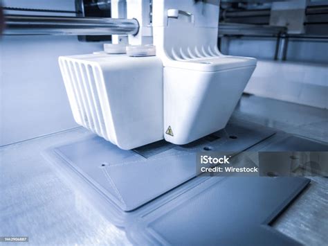 3d 프린터 적층 제조 기술에서 플라스틱 와이어 필라멘트로 인쇄 3차원 인쇄에 대한 스톡 사진 및 기타 이미지 3차원 인쇄 3차원 형태 Revolution Istock