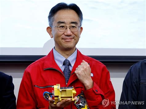 우주선 달 착륙 설명하는 日 과학자 연합뉴스