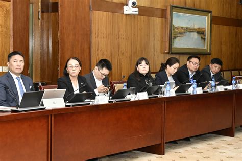 Боловсролын яам Хичээлийн жилийн зорилго зорилтоо багш сурагч эцэг эх рүү чиглүүлэн