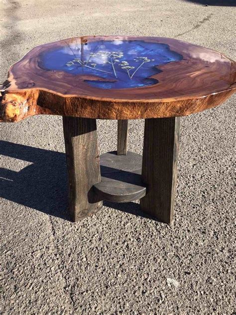 Столик из дерева — цена 15543 грн в каталоге Столы Купить товары для дома и быта по доступной