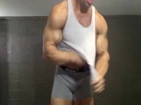 Pro IFBB Bodybuilder Big Sean Allan Webcam Nude Pose MyMusclevideo Com