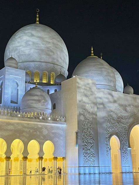 Night View Of Sheikh Zayed Grand Mosque Editorial Stock Image Image