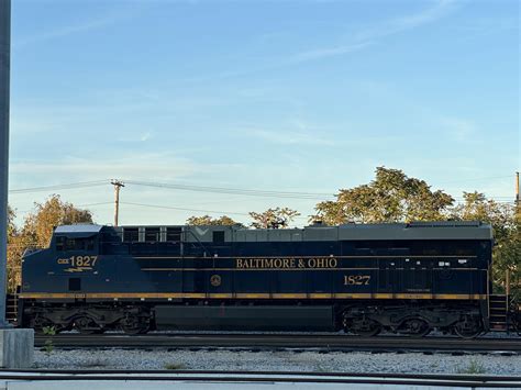 Csx 1827 Bando Heritage Unit Plus A Rj Corman Engine R Trains