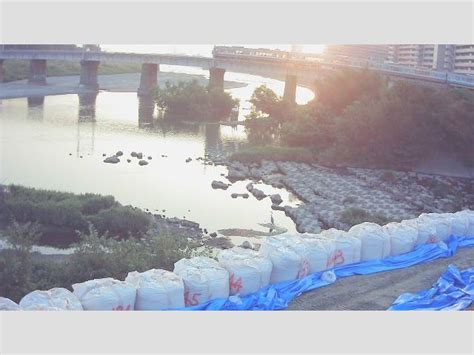 大和川水系 大和川 大阪府堺市堺区浅香山町 大和川 阪和線大和川橋梁の現在の映像 全国世界のライブカメラ