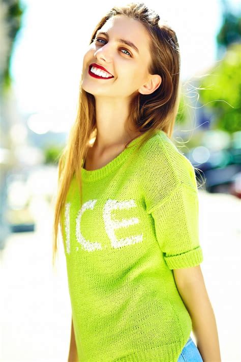 미소녀 아름다운 소녀 사진 무료 고품질 사진 다운로드 Freepik