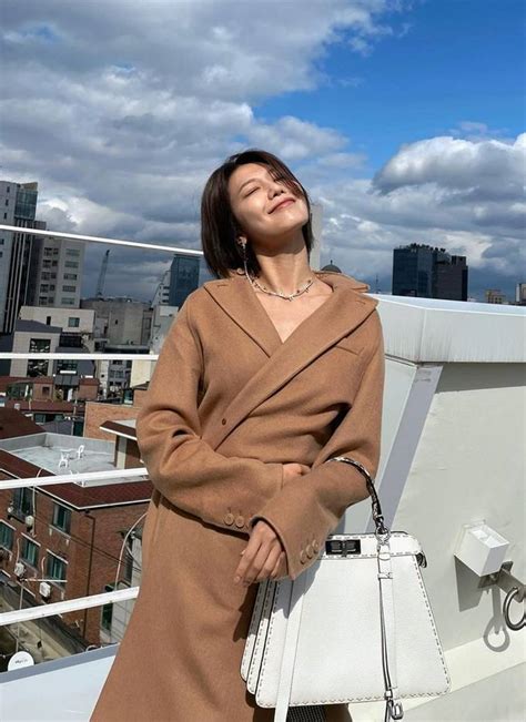 [패션엔] 소녀시대 수영 코트 하나면 끝 깊어가는 가을 클래식한 카멜 코트룩