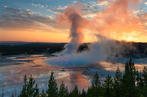 Geysers Yellowstone National Park 5 Awesome Geysers In Yellowstone