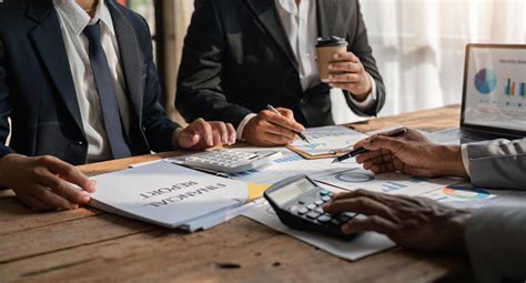 비즈니스 컨설팅 회의 작업 및 브레인스토밍 새로운 비즈니스 프로젝트 금융 투자 개념 분석 Group A에 대한 스톡 사진 및 기타 이미지 Group A 개념 경과보고