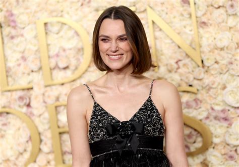Keira Knightley Wears Empire Waist Dress At The 2025 Golden Globes