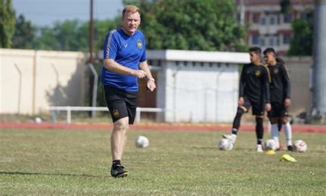Ian Andrew Gillan Jadi Pelatih Kepala Sementara Psis Semarang
