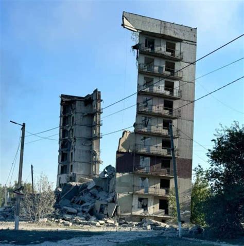 Россияне вечером попали по 9 этажке в Мирнограде трое раненых Читайте на Ukr Net