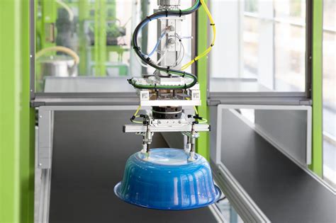 Weight Measuring System Directly On The Robot Ensures Process Quality Plastics News