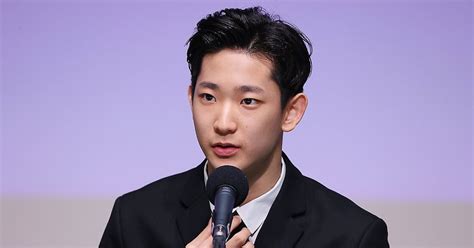 질문에 답하는 발레리노 박윤재