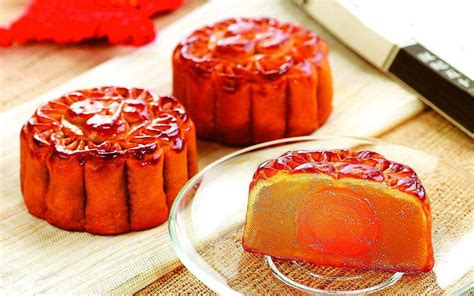 中秋节紫薯月饼图片 可口的中秋紫薯月饼素材 高清图片 摄影照片 寻图免费打包下载