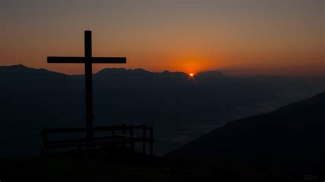 Religious Cross Wallpapers Top Free Religious Cross Backgrounds Wallpaperaccess