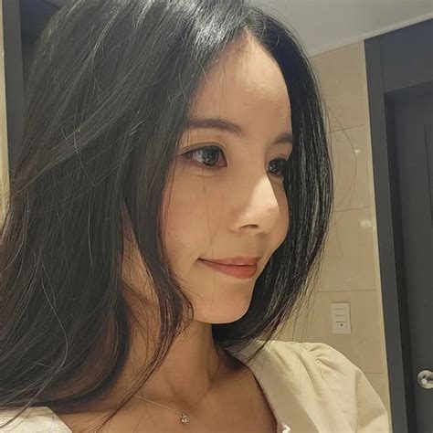 Stella🖤 Stella 080602 • Threads Say More