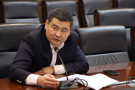 ТӨБЗГ ын дарга Б ЦЭНГЭЛ “ТОСК” ТӨХХК ийн удирдлагатай үнэт цаас гаргах ажлын явцын талаар