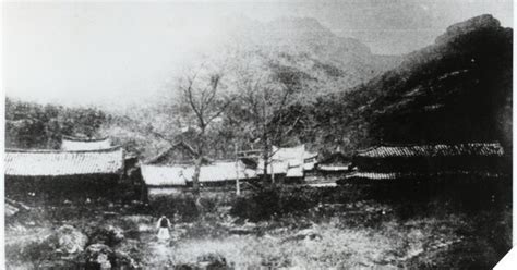 아침에 적을 치고 저녁에 조국의 산에 묻히다