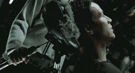 Neo Plugging To Matrix GIF Neo Plugging To Matrix Découvrir et partager des GIF
