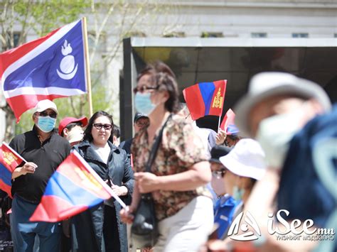 ФОТО ЦЕГ ын дарга Ж Болд нарыг огцруулахыг шаардсан АН ын гишүүд ХЗДХЯ ны гадна жагсаж байна