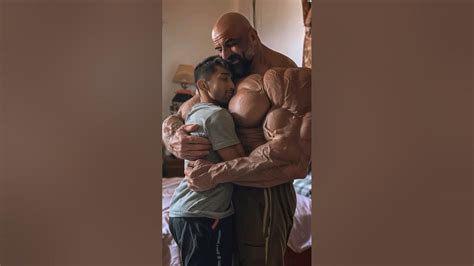 Big Muscles To Hug Who Wants A Big Muscle Daddy 💪musclehero