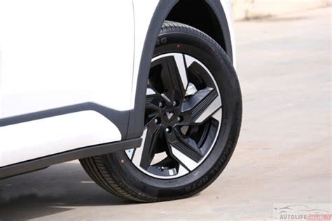 ราคาอย่างเป็นทางการ Neta X รถไฟฟ้า100 739 000 799 000 บาท นำเข้า Cbu B Suv แบต 62 Kwh