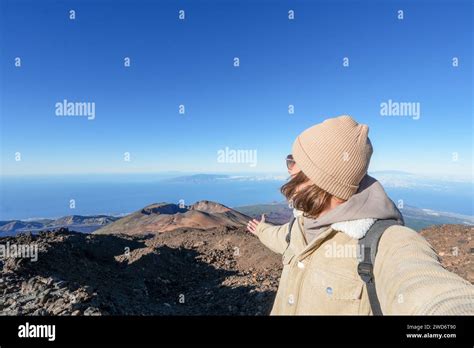 Man Pointing Towards Sky Hi Res Stock Photography And Images Alamy