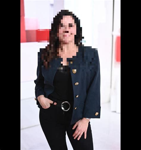 Photo Exclusif Laure Calamy Lors De L Enregistrement De L Mission Vivement Dimanche Au