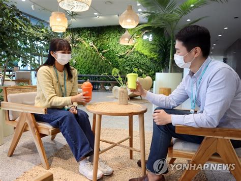 인천공항공사 사내 카페내 다회용컵 이용 캠페인 연합뉴스