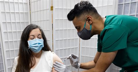 Las Dosis De Refuerzo Contrarrestan Las Tácticas De La Subvariante Ómicron Ba 5 Y Previenen