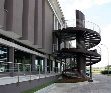 Produzione Scale Esterne Di Design In Acciaio Su Misura Pm Scale