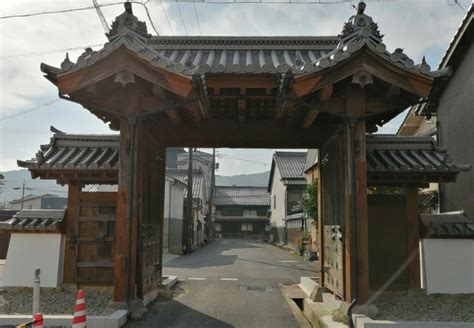 本源寺美作国万灯会はとても綺麗城西地区にあるお寺津山市 岡山スタイル