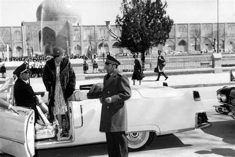 خرابی‌هایی که سفر ملکه الیزابت دوم به اصفهان به بار آورد خبرگزاری