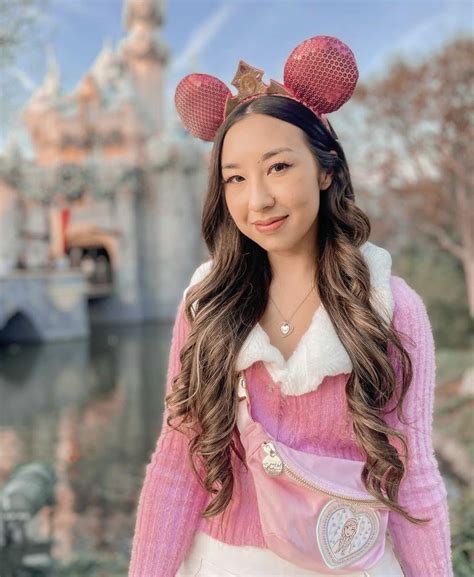 Castle Cutie R Hotgirlsatdisneyland