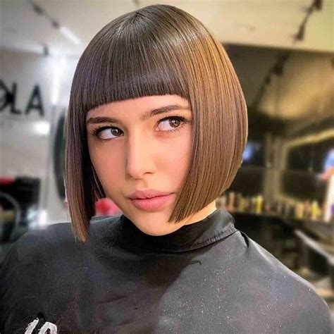 17 Ways To Wear A Shaggy Bob With Curtain Bangs Artofit