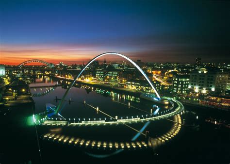 A Zdvent Calendar Gateshead Millennium Bridge By Wilkinson Eyre