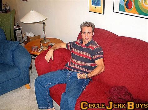 Hunk Shows Off His Chiseled Chest Porn Pictures Xxx Photos Sex Images