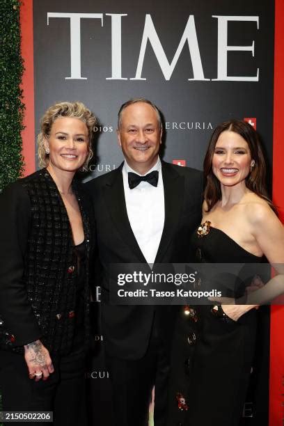 21069 Sofia Bush Photos And High Res Pictures Getty Images