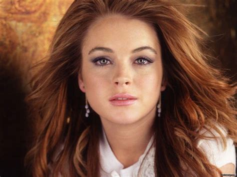 Foto De Lindsay Lohan 7 86 55 36 25 34 32d Bra 115lbs 8 Shoe Beautiful Babe Kiss