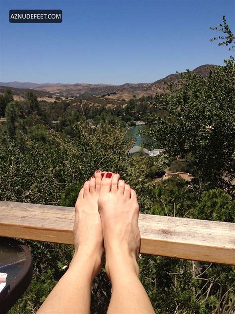 Anna Mercedes Morris Feet Aznudefeet
