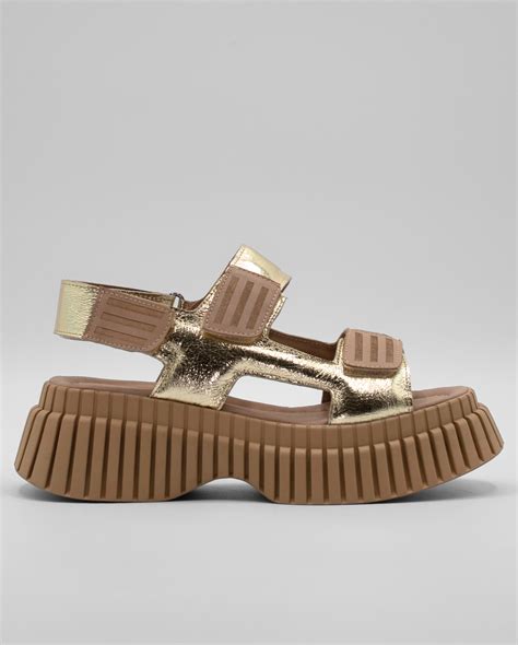 Дамски сандали на платформа от естествена кожа в златист цвят с регулируеми каишки Demetra Shoes