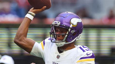 Nfl Fans Were In Awe Of Josh Dobbs Heroic Debut With Vikings Just Days After Joining Team