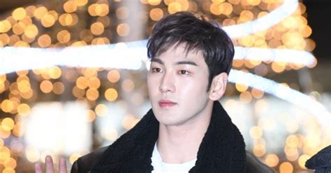 뉴이스트w 백호 섹시 산적