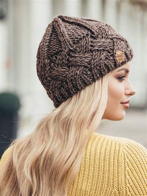 عکس دختر با کلاه؛ مجموعه عکس دختر با کلاه تقاب دار، زمستانی و کلاه کپ