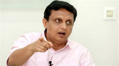 സിഡി ഇവിടെയും ഉപയോഗിക്കാം ശാഖയ്ക്ക് കാവൽ നിൽക്കണമെന്ന് തോന്നിയാൽ സന്ദീപ് വാര്യരെ