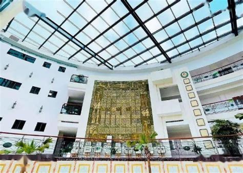 上海市建平中学西校（华城校区） 上海中小幼学校入学就读咨询服务 小学择校 初中择校 高中择校 国际学校择校 上海择校中介 丁博士择校