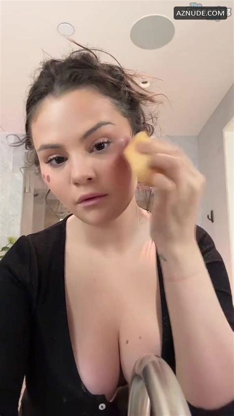 Selena Gomez Sexy Photos Showing Off Her Busty Tits Aznude