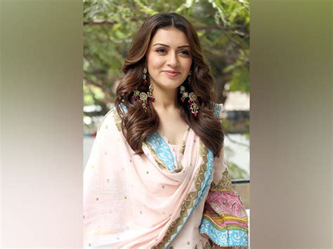 Hansika Motwani Shares First Picture After Wedding Flaunts Her Mehendi